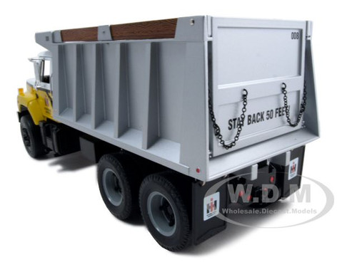 INTERNATIONAL HARVESTER S SERIES DUMP TRUCK 1:25 MODEL BY FIRST GEAR 40 ...